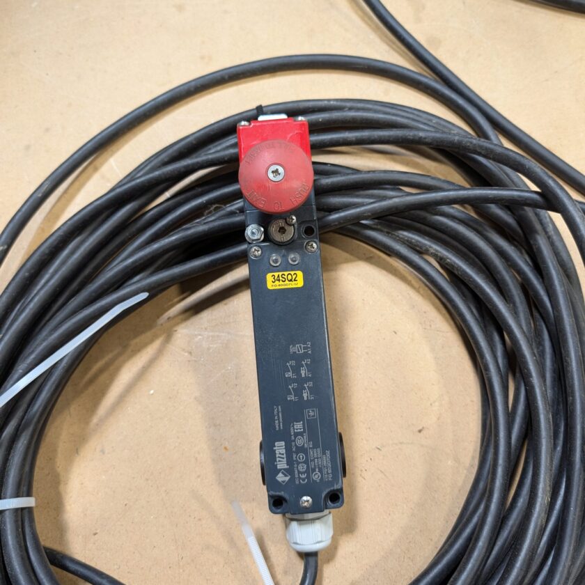 Allen Bradley 800F 3PP 3 Pushbutton With Emerg. E-Stop & Key Operated ...