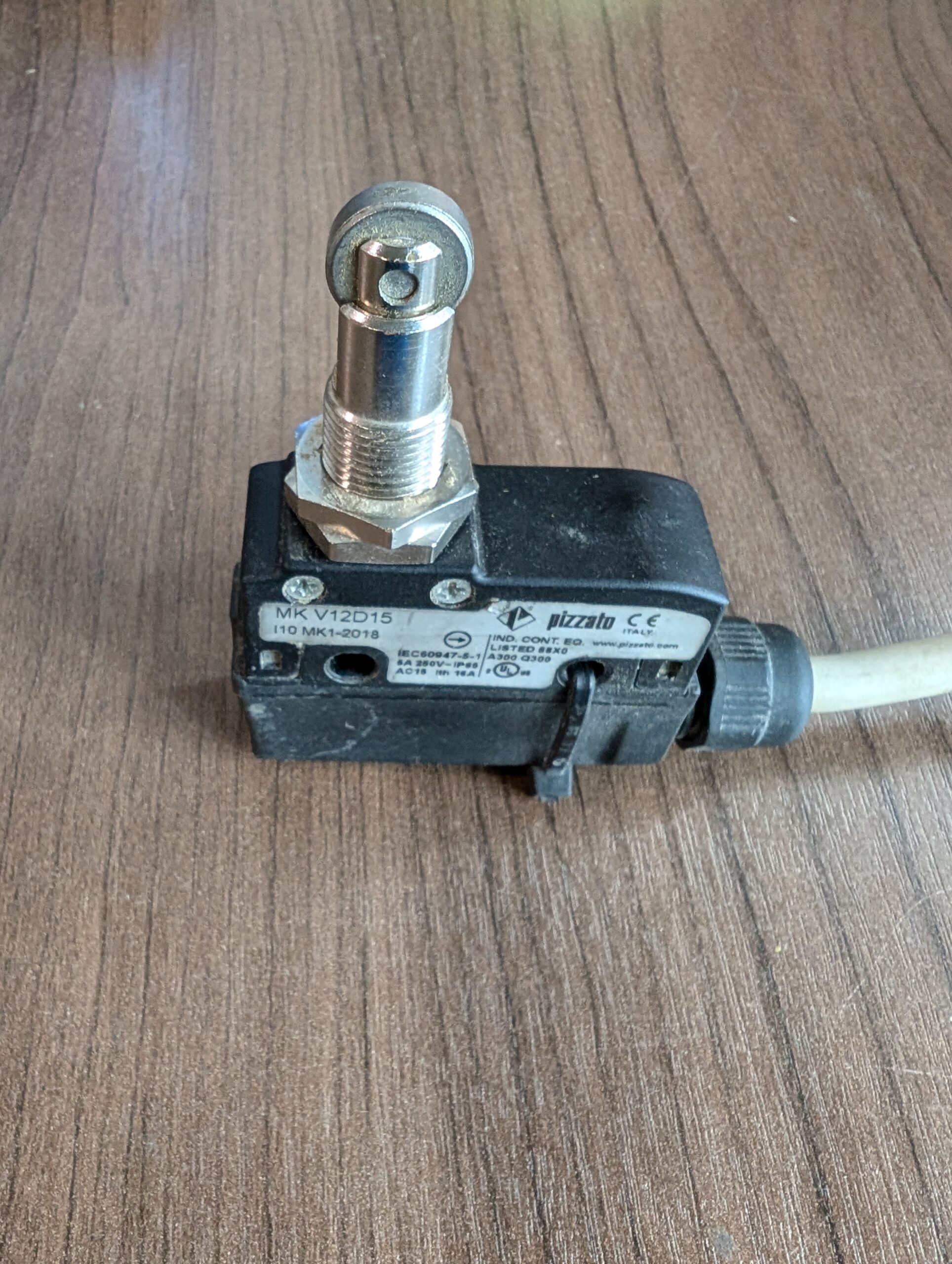 Pizzato MKV12D15 Micro Switch 6A 260V-IP65 -16A – Coast Machinery Group