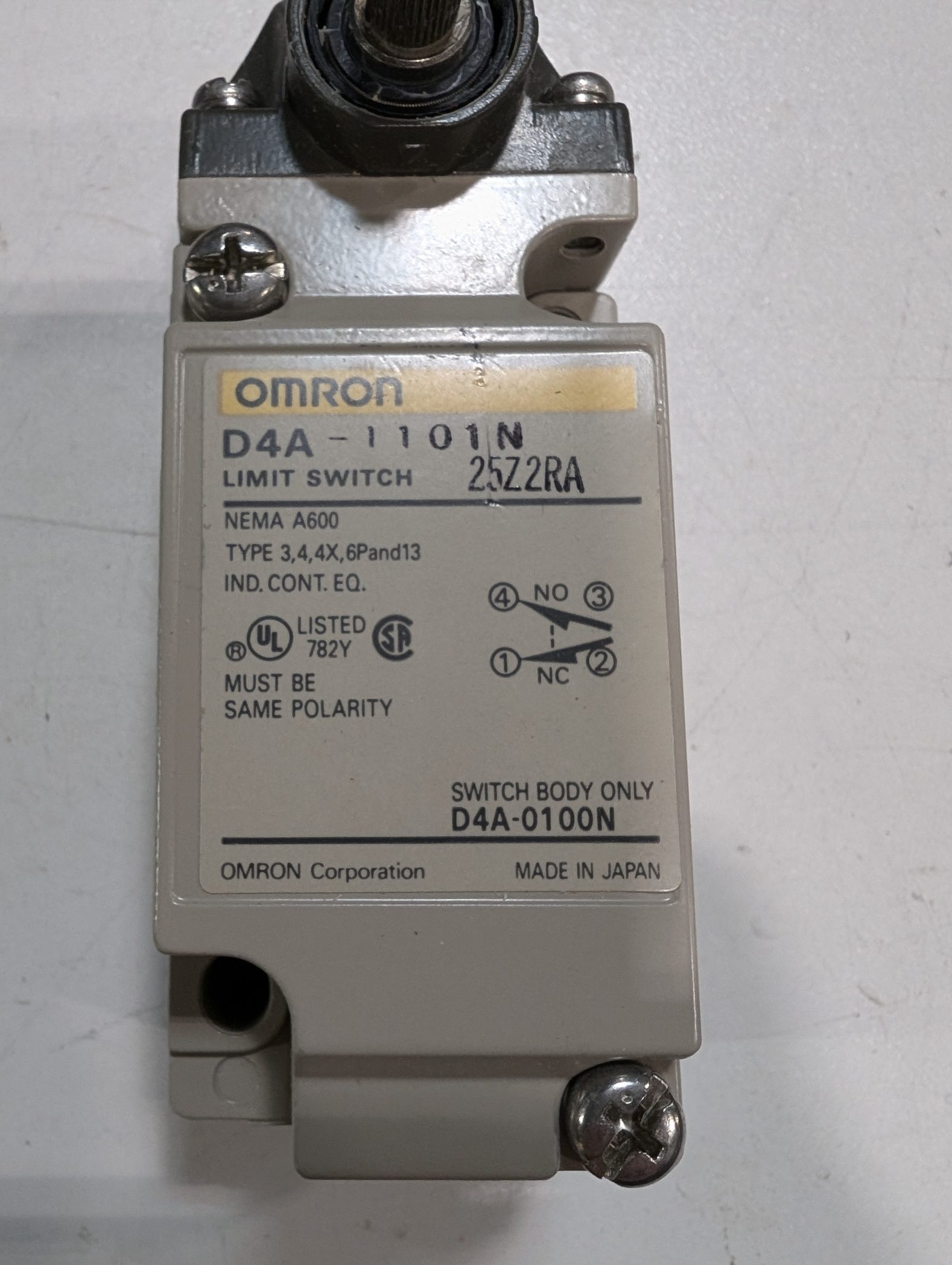 Omron Limit Switch D4A-1101N New In Box – Coast Machinery Group